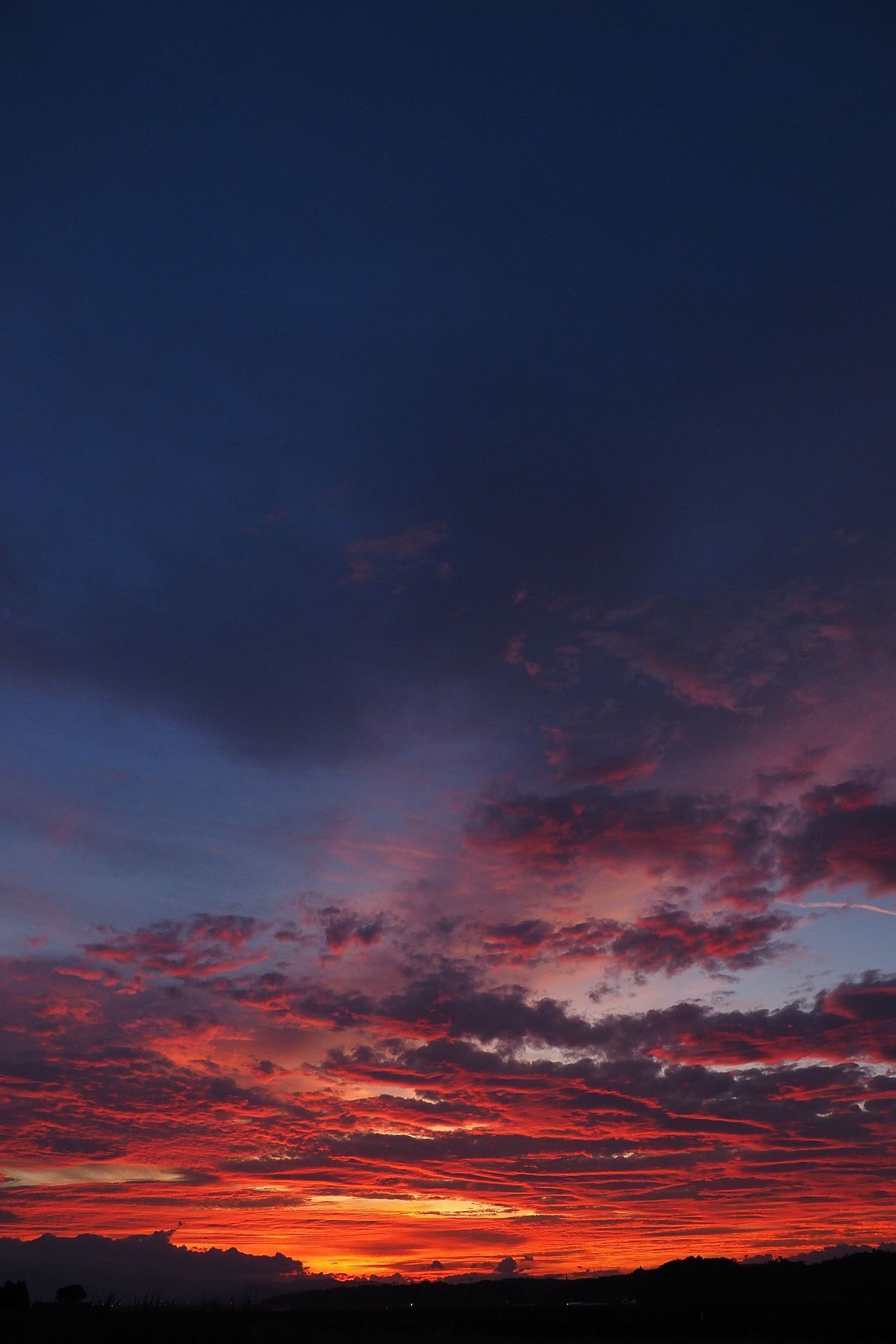 晩夏 ヨコミー家の夕焼け 20250727: 徒然なるままに ヨコミーの世界 2